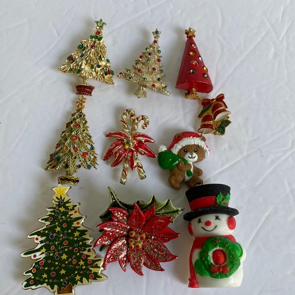 Jewelry | Vintage Christmas Pin Lot | Poshmark